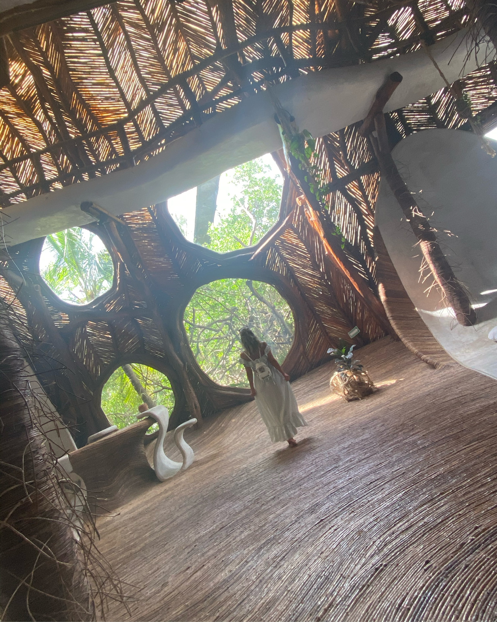 Solo Travel for Women: A Fearless Guide to the World - Sights 2 See
